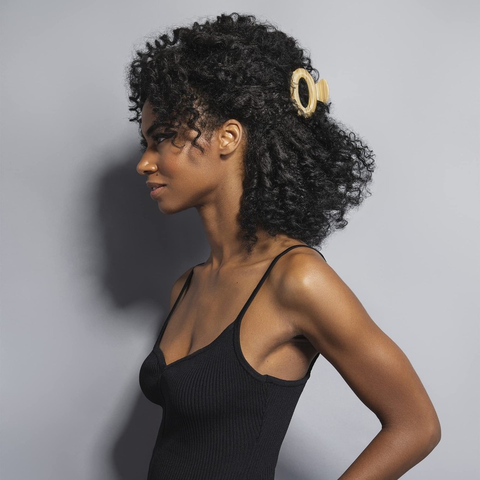 The Hair Edit Ellipse Clip - Oval Shaped Claw Clip in Caramel Striated ...