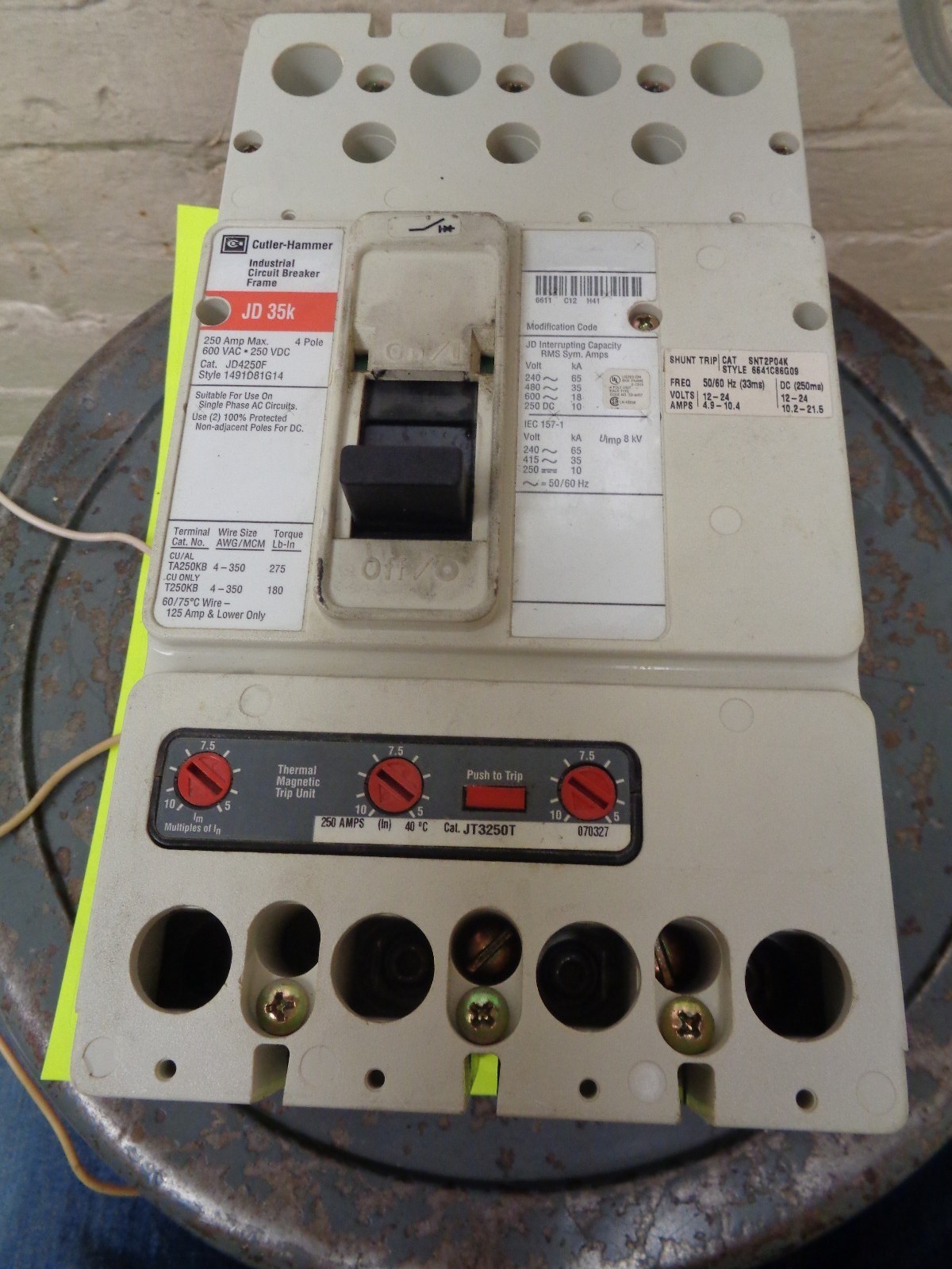 Cutler-Hammer 4 pole 250 Amp 600v Shunt Trip Breaker JD4250 JD35K ...
