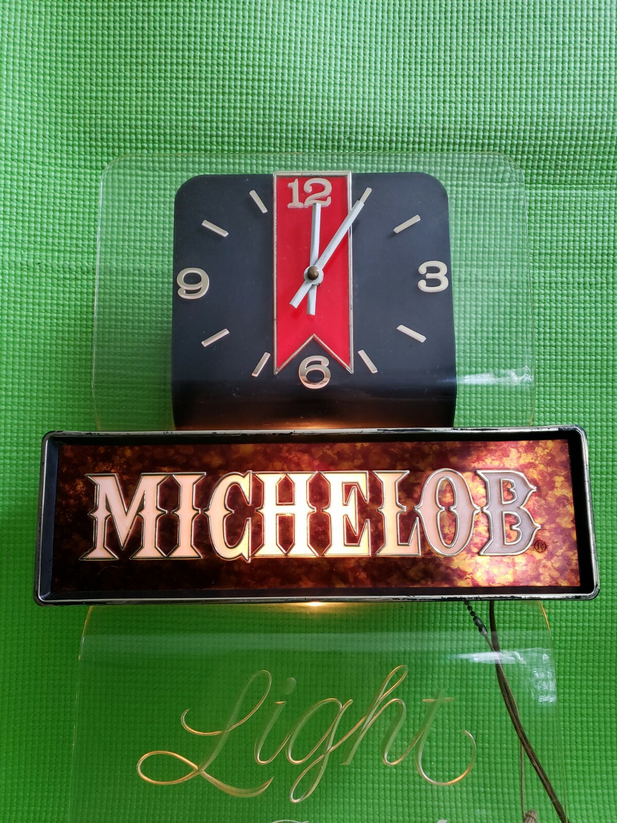 VINTAGE MICHELOB LIGHT BEER LIGHTED BAR CLOCK-LIGHT WORKS -CLOCK NOT ...