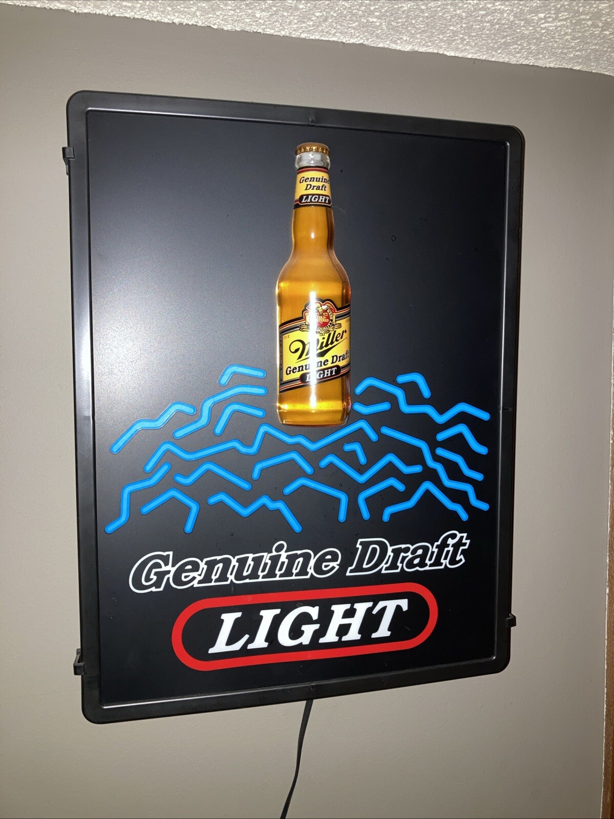 Vintage Miller Genuine Draft Light Beer 3-D Bar Lighted Sign Rare Man ...