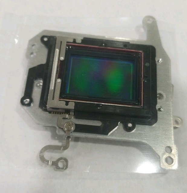 Sensor scratch -- Canon Digital Cameras in photography-on-the.net forums