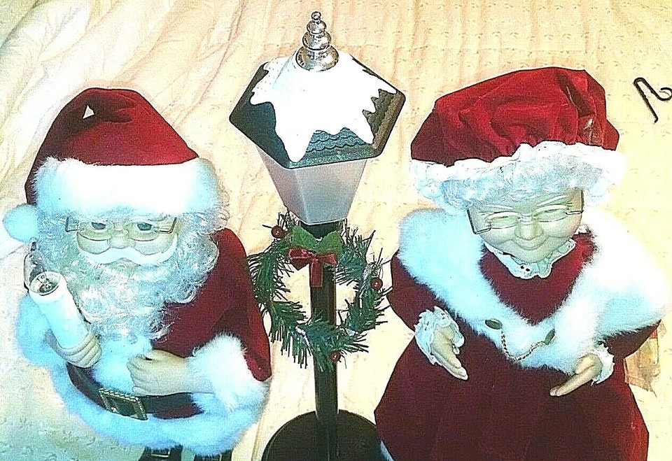 Vintage Rare Collectible Animated Mr & Mrs Claus & Light Post Lighted ...