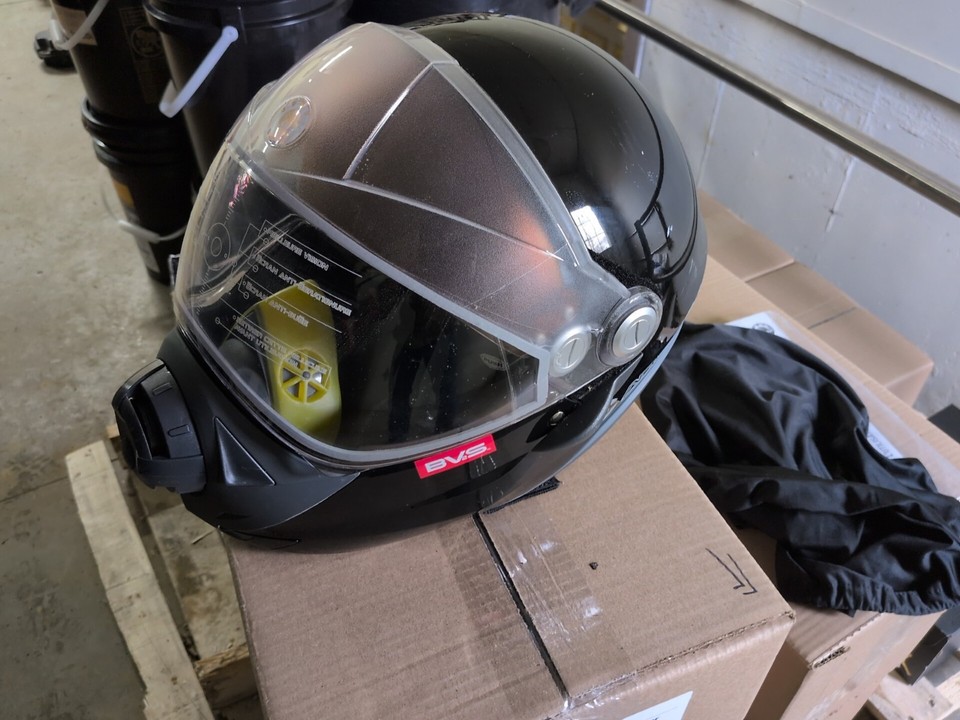 BRP BV2S Snowmobile Helmet Size Medium Black New In Package Never Worn ...