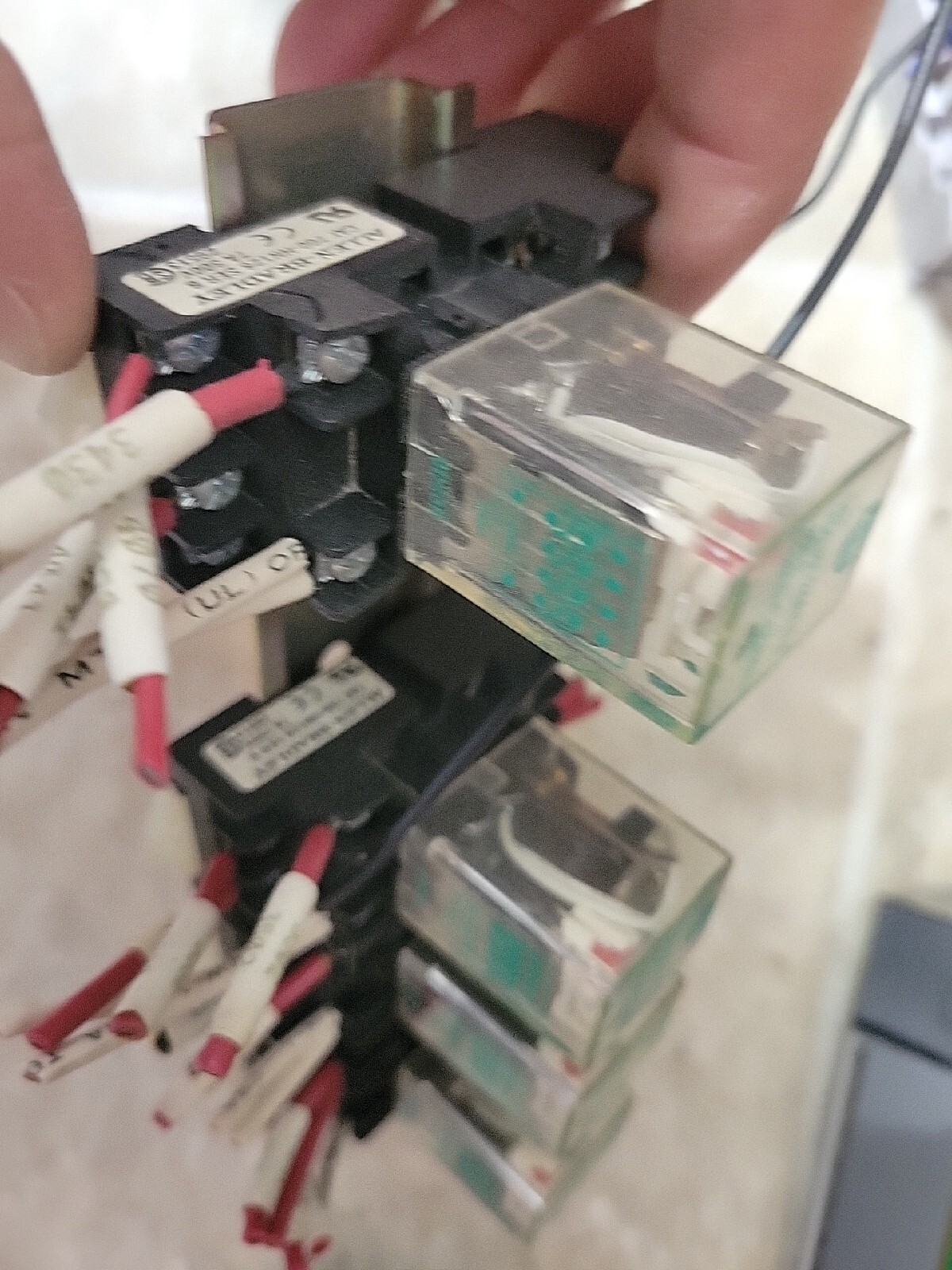 Allen Bradley 700-HC24A1-1-4 Ser C Relays & 700-HN128 Ser B Base (Lot ...