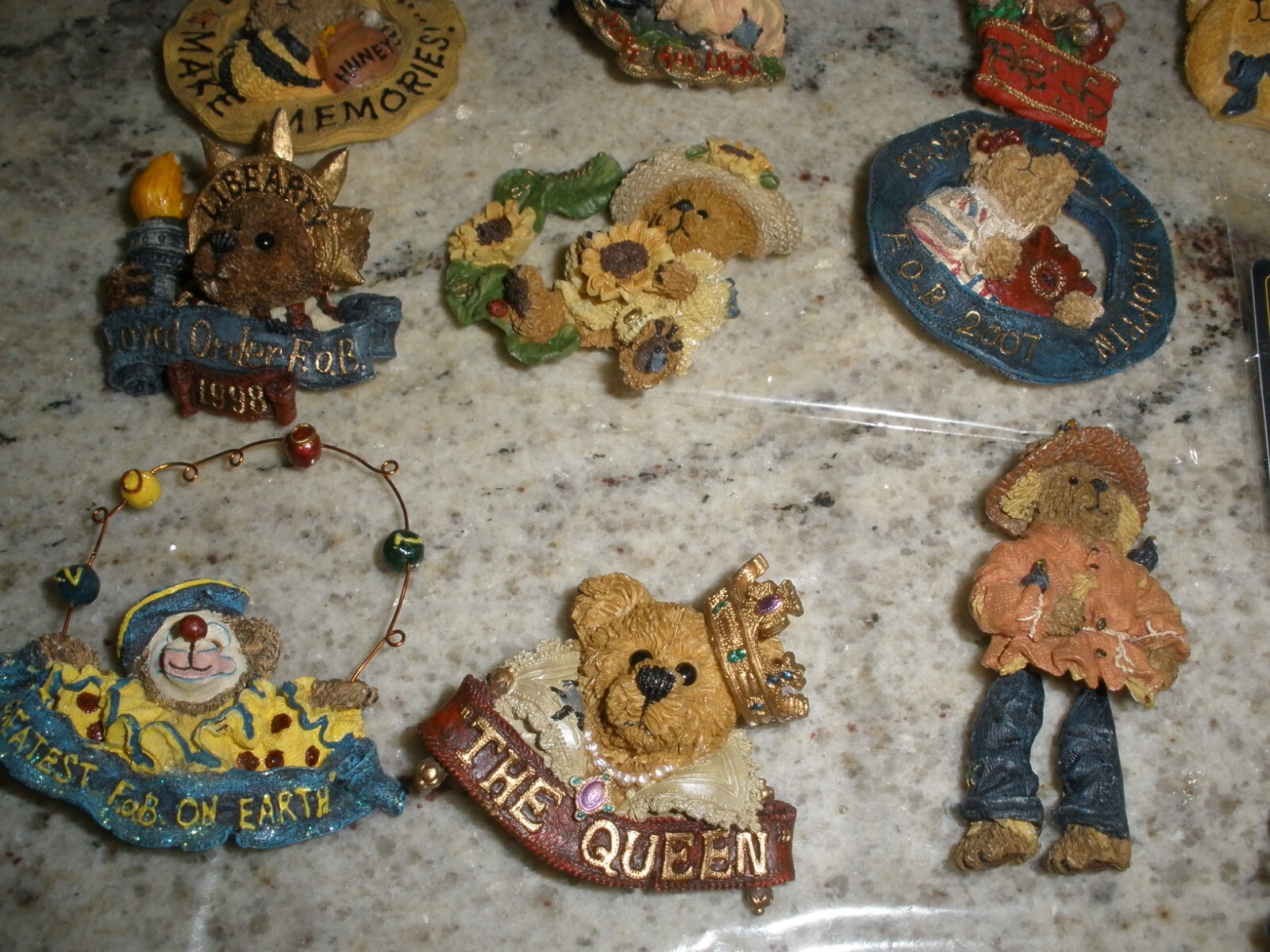 Boyds Bear Resin Bearwear Pins Brooches Lot of 27 Some NEW FoB | eBay