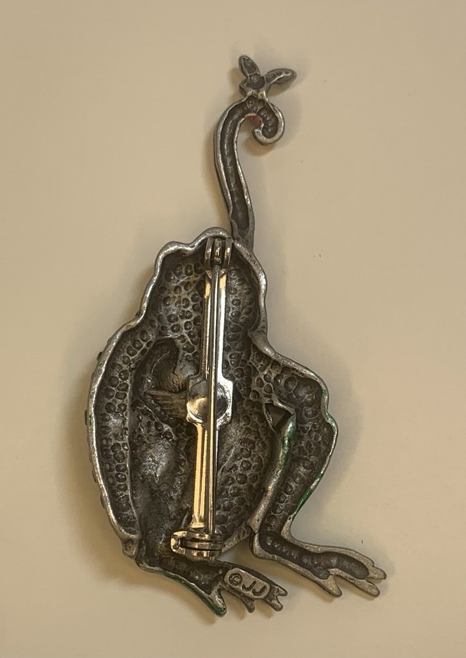 JJ Jonette Brooch Pewter Pin Frog Catching Bug Jewelry Green Toad Fly ...