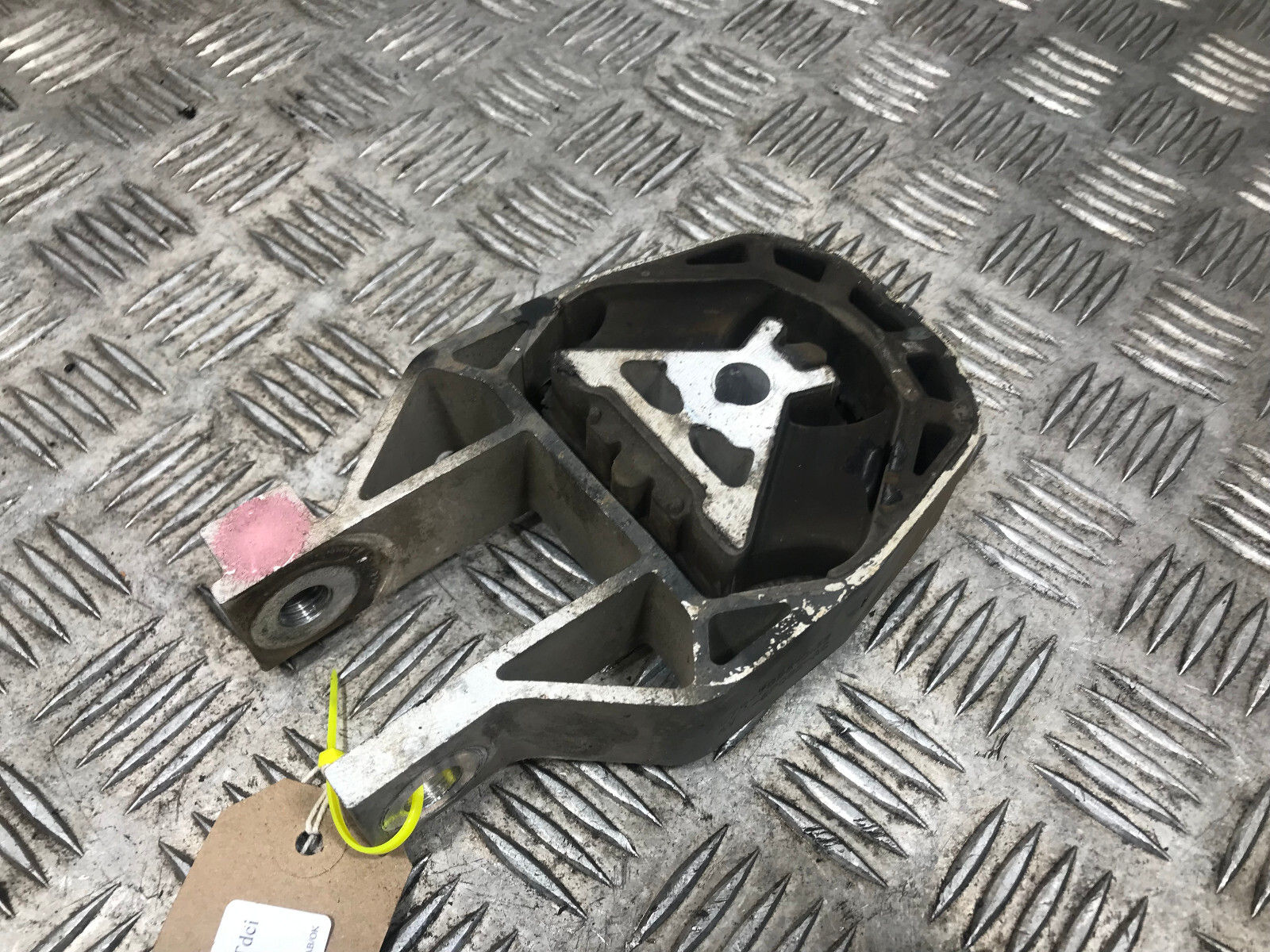 Ford Transit Connect MK2 14-ON Gearbox Mount Bracket Rear 1751001 AV61 ...