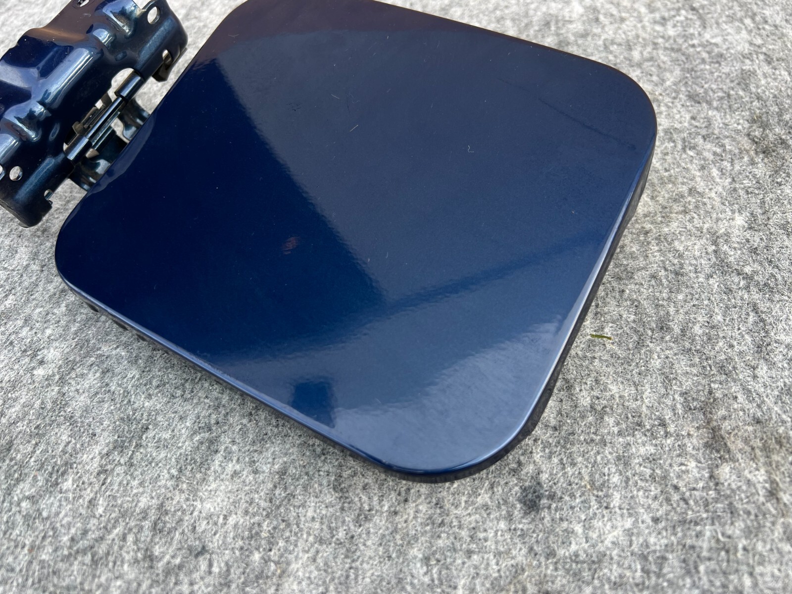 INFINITI Q50 2014-2022 OEM GAS LID DOOR ASSEMBLY (BLUE) | eBay