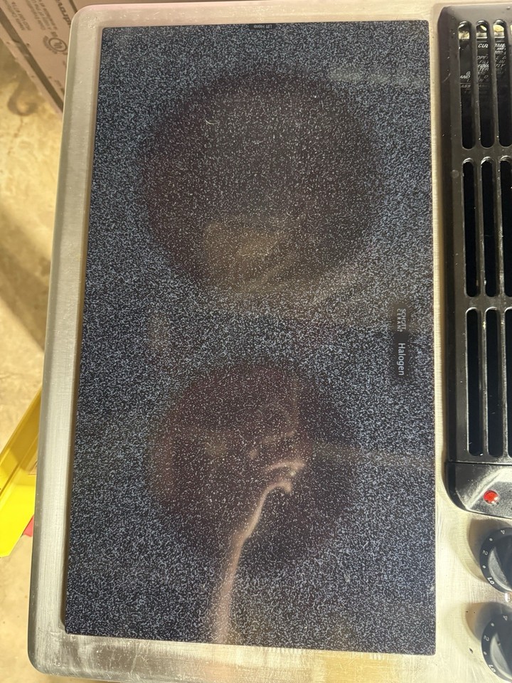 Jenn Air 30" Electric Cooktop Stainless & Black Burners Downdraft ...