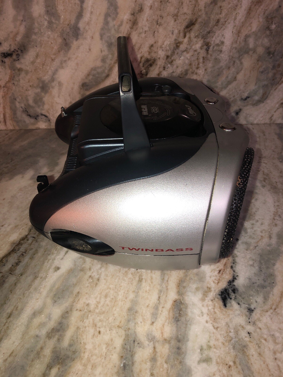 RCA AM/FM Portable Boombox w/ CD-R/RW Player MP3 Input Base Boost Model ...