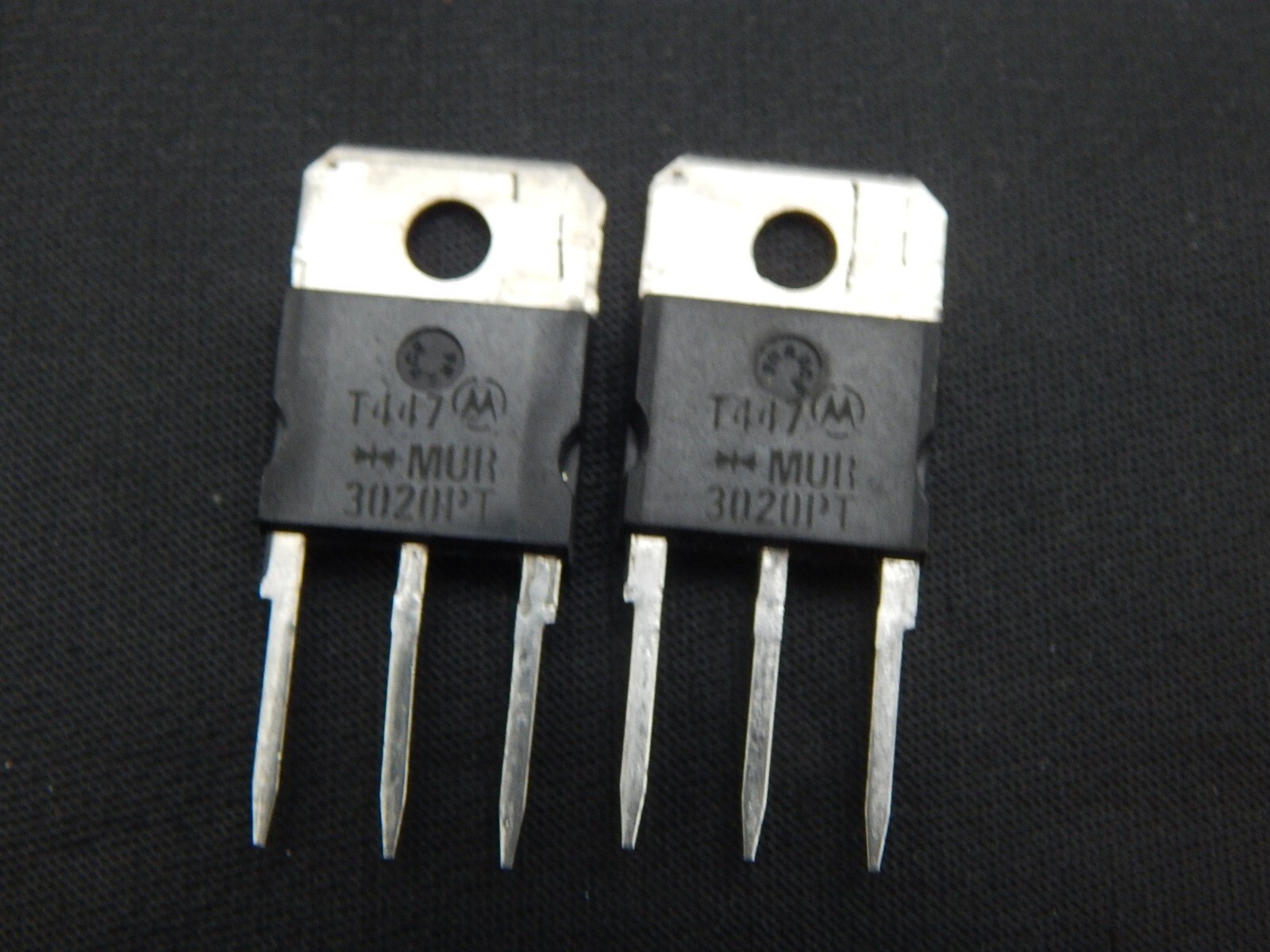 MOTOROLA MUR3020PT TO-218 ULTRAFAST RECTIFIER DIODE 30 AMP - LOT OF 2 ...