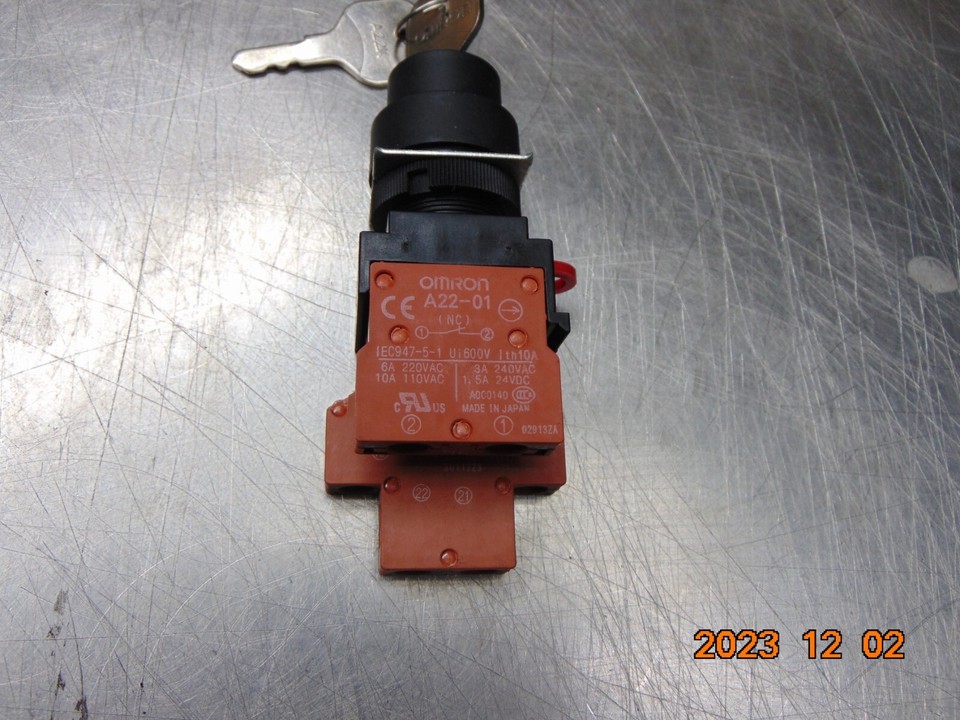 OMRON A22-01 CONTACT BLOCKS with KEY SELECTOR SWITCH A22K KEY | eBay