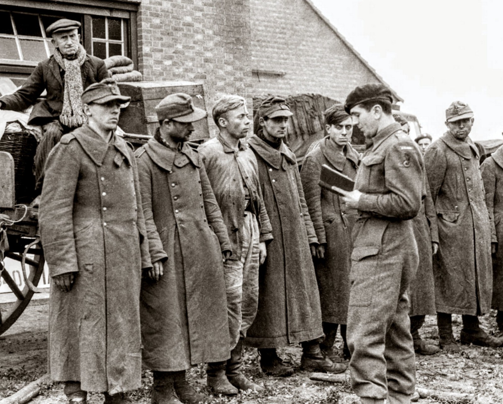 POLISH ARMY Lieutenant Interrogating German POWs WW2 Photo (204-k) | eBay