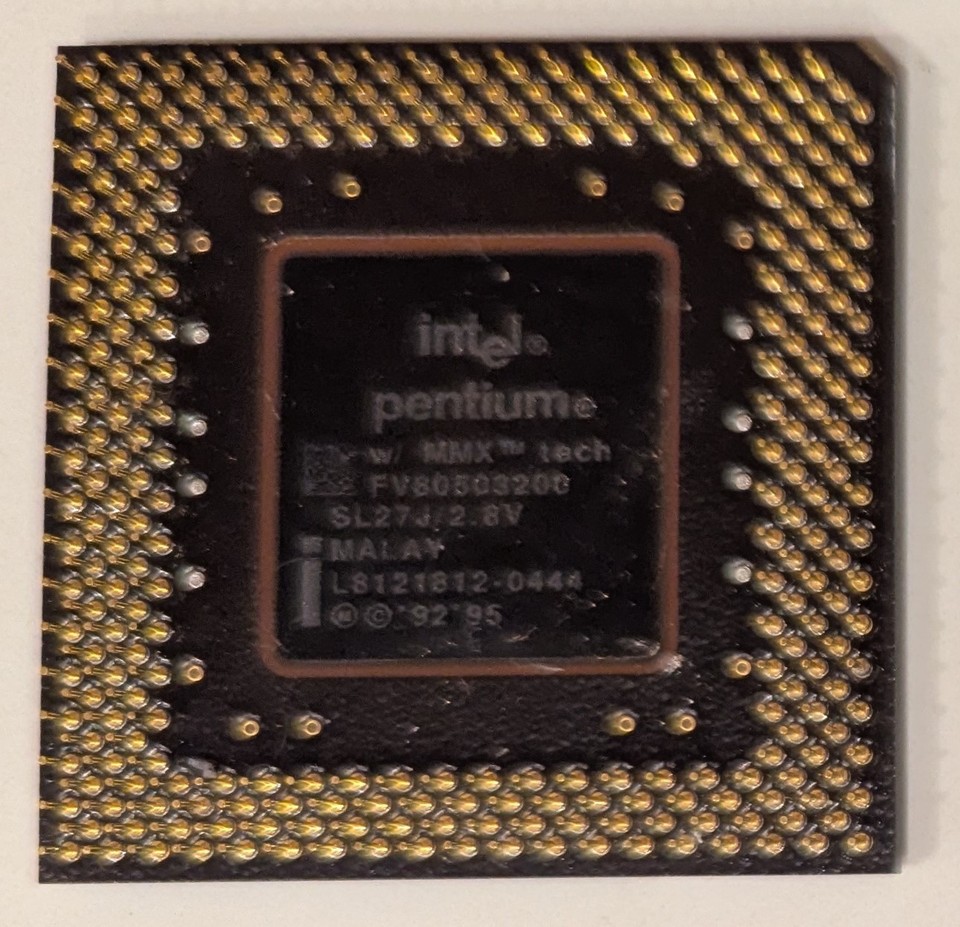 Lot of 6 Vintage Intel Pentium MMX 200MHz 66MHz 2.8v Gold Socket 7 CPUs ...