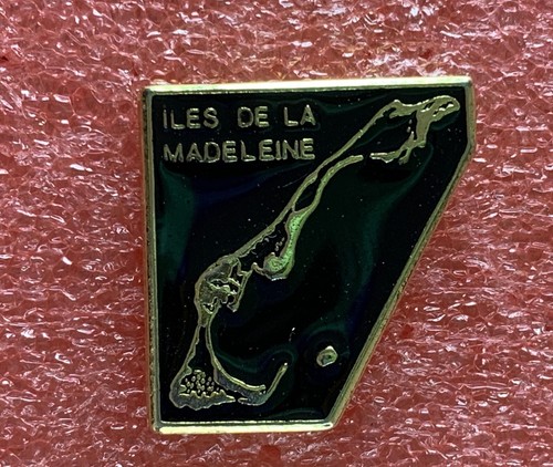 T31 Pins QUEBEC ILES de la MADELEINE CANADA Vintage Souvenir Lapel pin ...