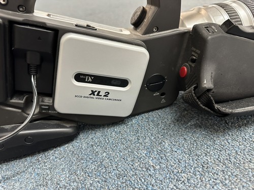 Canon XL2 3CCD MiniDV Camcorder w/20x Optical Zoom, Standard definition ...