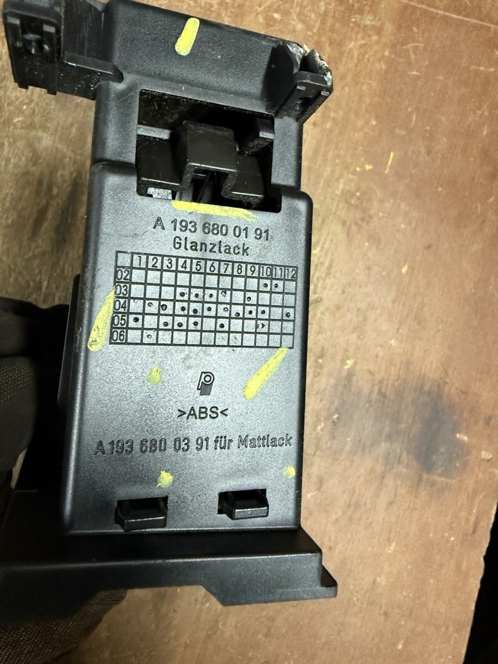 A 193 680 01 91 CHRYSLER CROSSFIRE POP UP CUP HOLDER CENTER CONSOLE ...