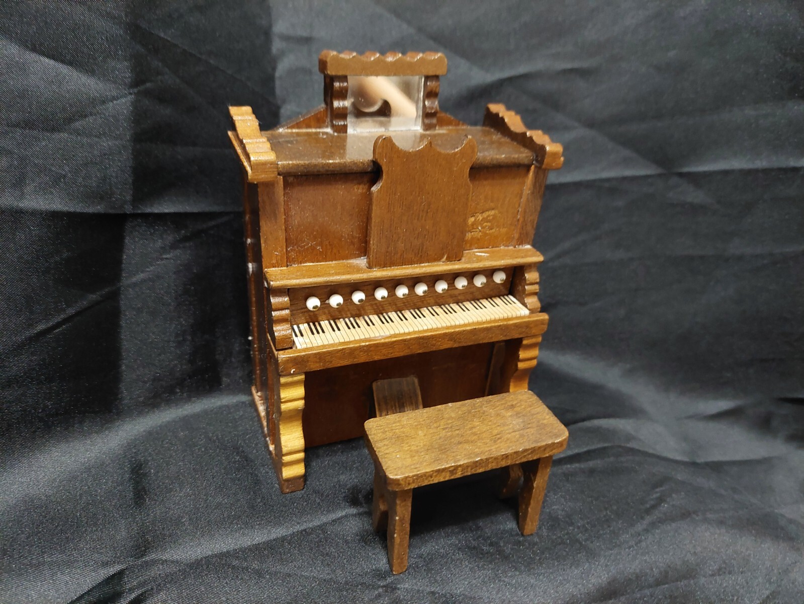 VINTAGE SMALL WOODEN UPRIGHT PIANO MUSIC BOX W/ STOOL & HIDDEN ON/OFF ...