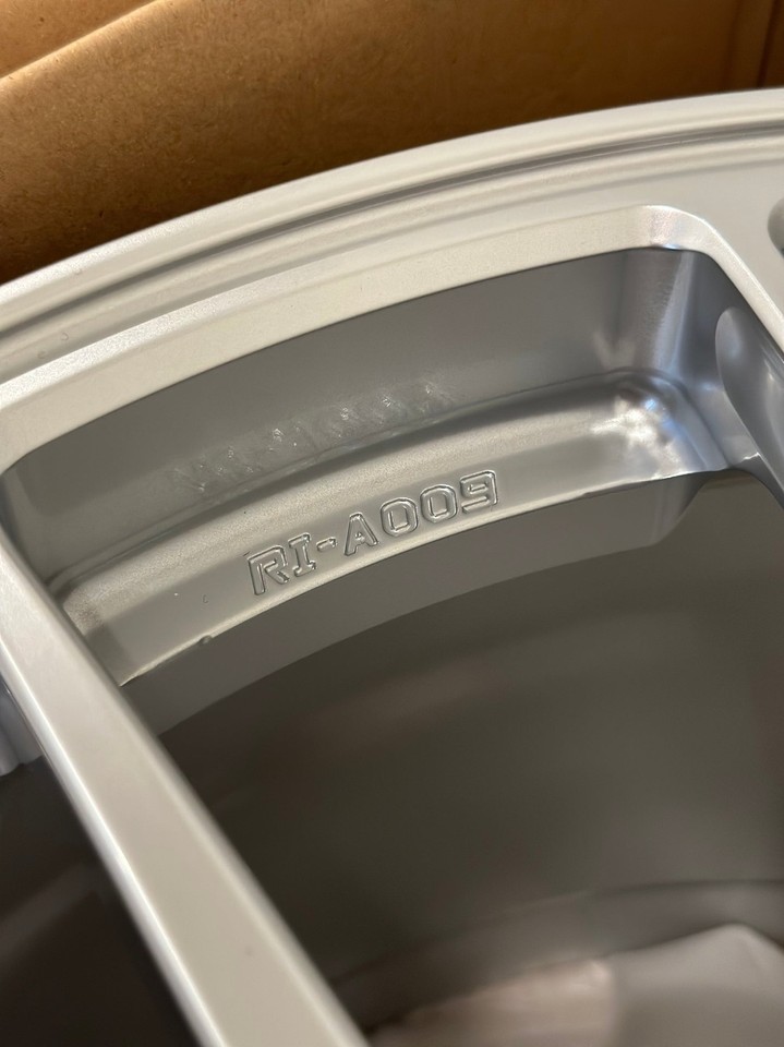 BBS RI-A 18x9.5 +40 5x120 Diamond Silver fits Civic Type-R FK8 FL5 (SET ...