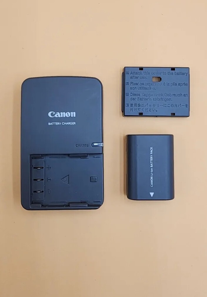 OEM Canon XTI CB-2LW Battery Charger and Li-Ion Battery E160814 Genuine ...