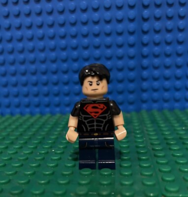 Lego Superboy 5004076 (Target Exclusive 2014) Super Heroes Minifigure ...