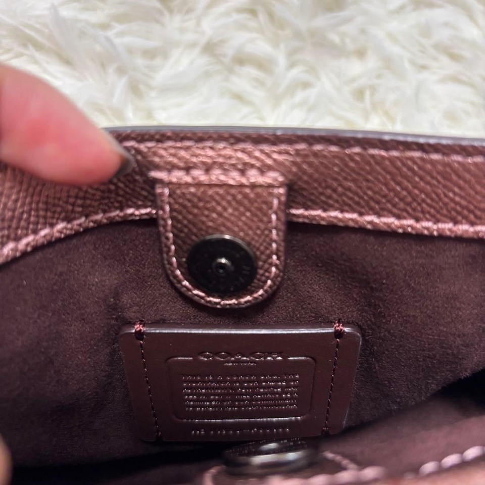 COACH Pink Crossgrain Leather Kiss Lock Shoulder Bag Crossbody ...