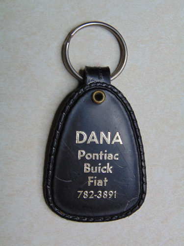 RJ102 Vintage Advertising Key Chain Keychain Dana Pontiac Buick Fiat IL ...
