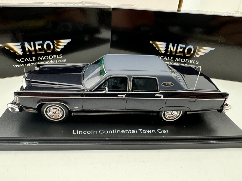 Neo 1/43 Lincoln Town Car 1982 Blue #24 | eBay