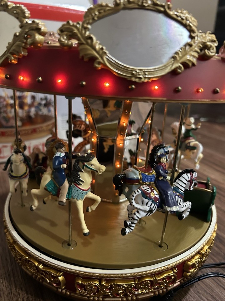 Mr. Christmas Marquee Merry-Go-Round Carousel 30 Songs Lights Working ...