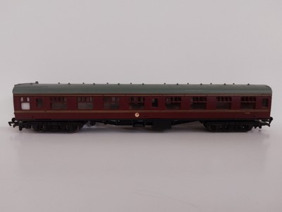MAINLINE TRAINS - 2 BR CLASS C1 CORRIDOR COACHES AND 1 GUARDS COACH ...