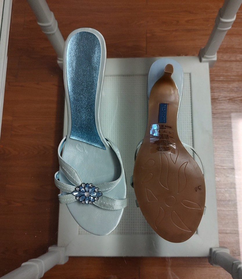 REACTION KENNETH COLE Sage Green Beaded Open Toe Strappy Slip-on ...