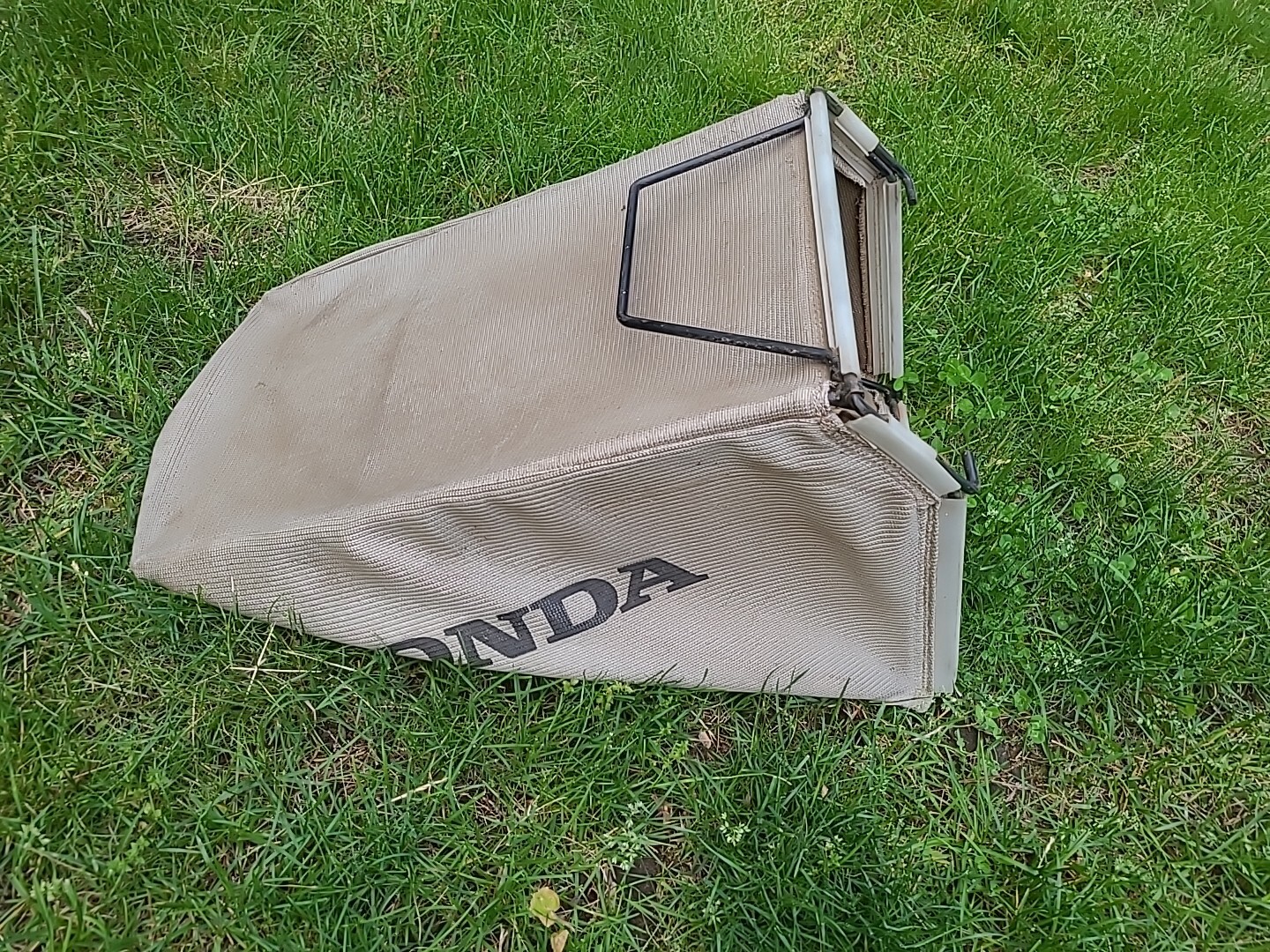 Genuine OEM Honda 81330-VG4-020 & 81320-VG4-A10 Lawn Mower Grass Bag ...