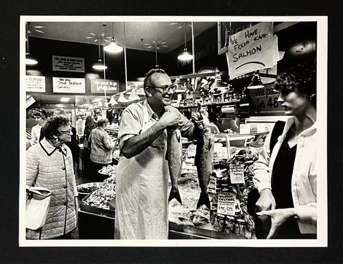 1980 Sol Amon Fishmonger Seafood Market King Salmon Fish Clams VTG ...