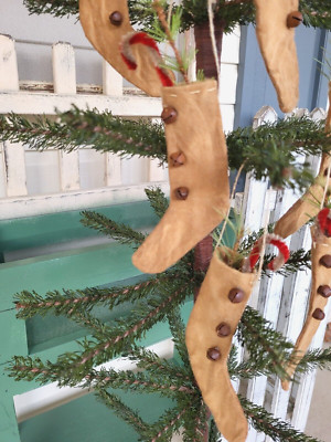 Primitives - Primitive Christmas Ornies