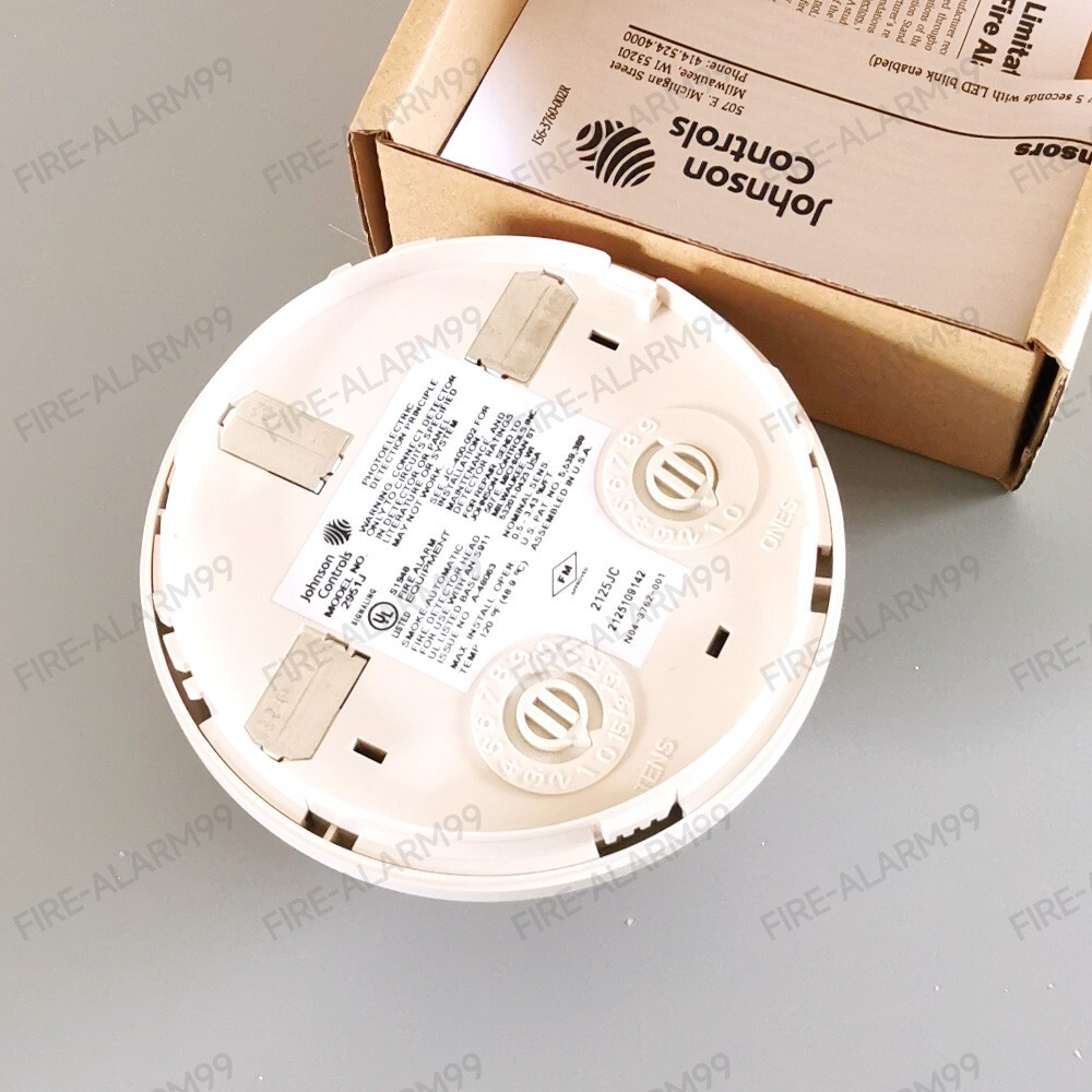 NEW IN BOX JOHNSON CONTROLS 2951J PHOTOELECTRONIC SMOKE DETECTOR FREE ...