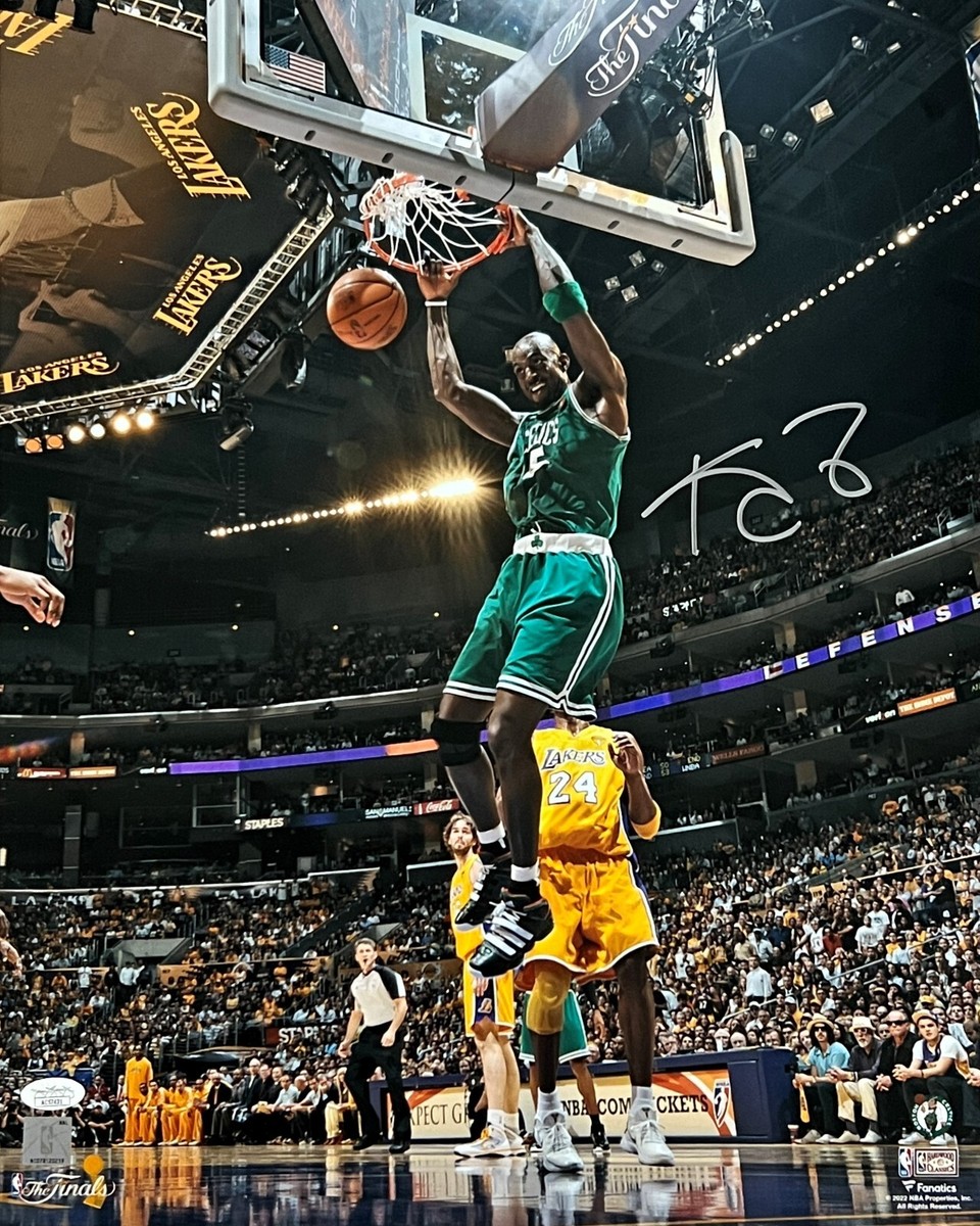Marcus Smart Dunk Wallpaper