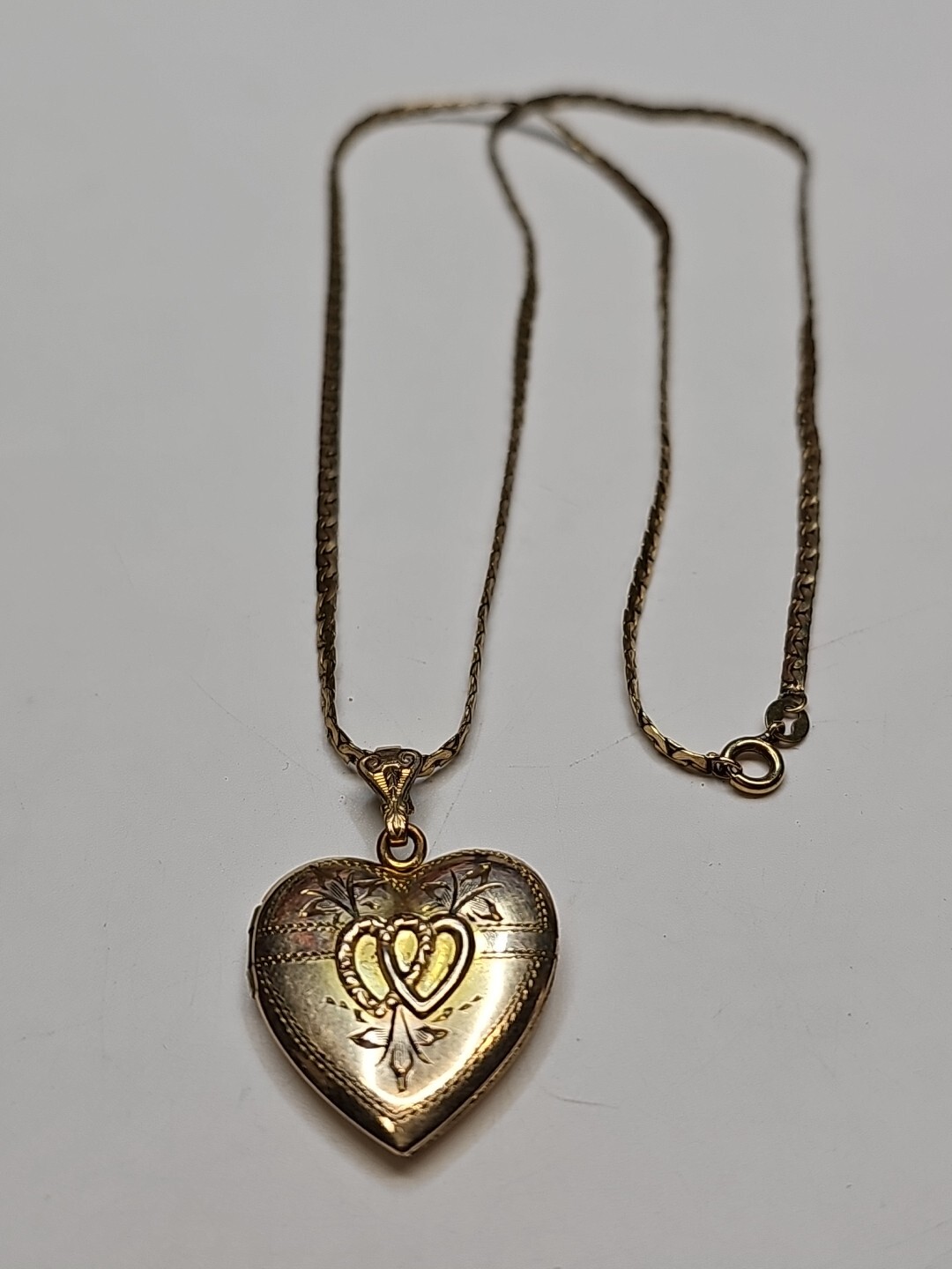 12 K GF HEART LOCKET WITH 20” 12 K GF GOLD CHAIN VINT… - Gem