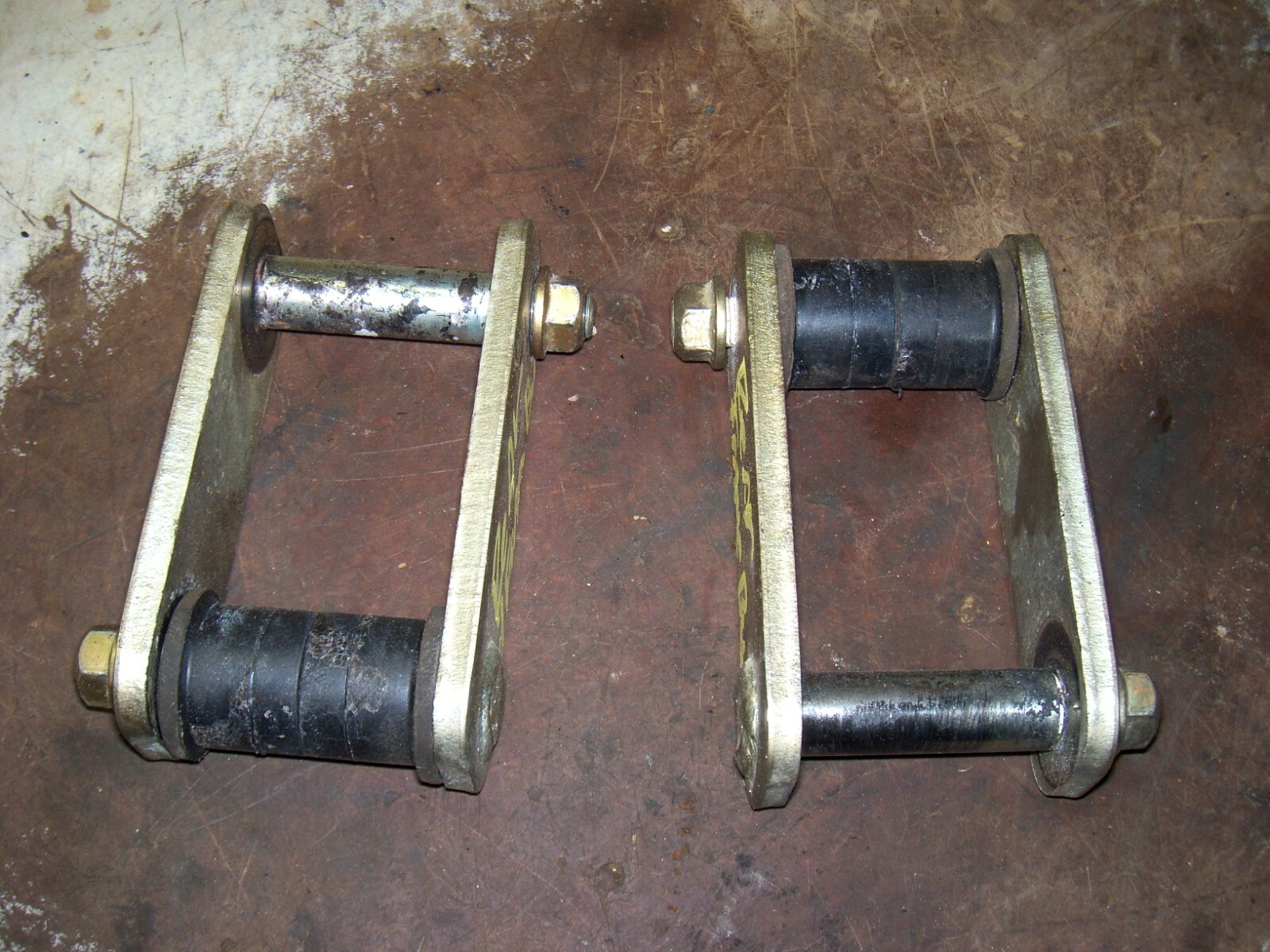 KAWASAKI 2510 MULE DIESEL LEAF SPRING RODS SHACKLE E1819 ( NICE ) 1128 ...