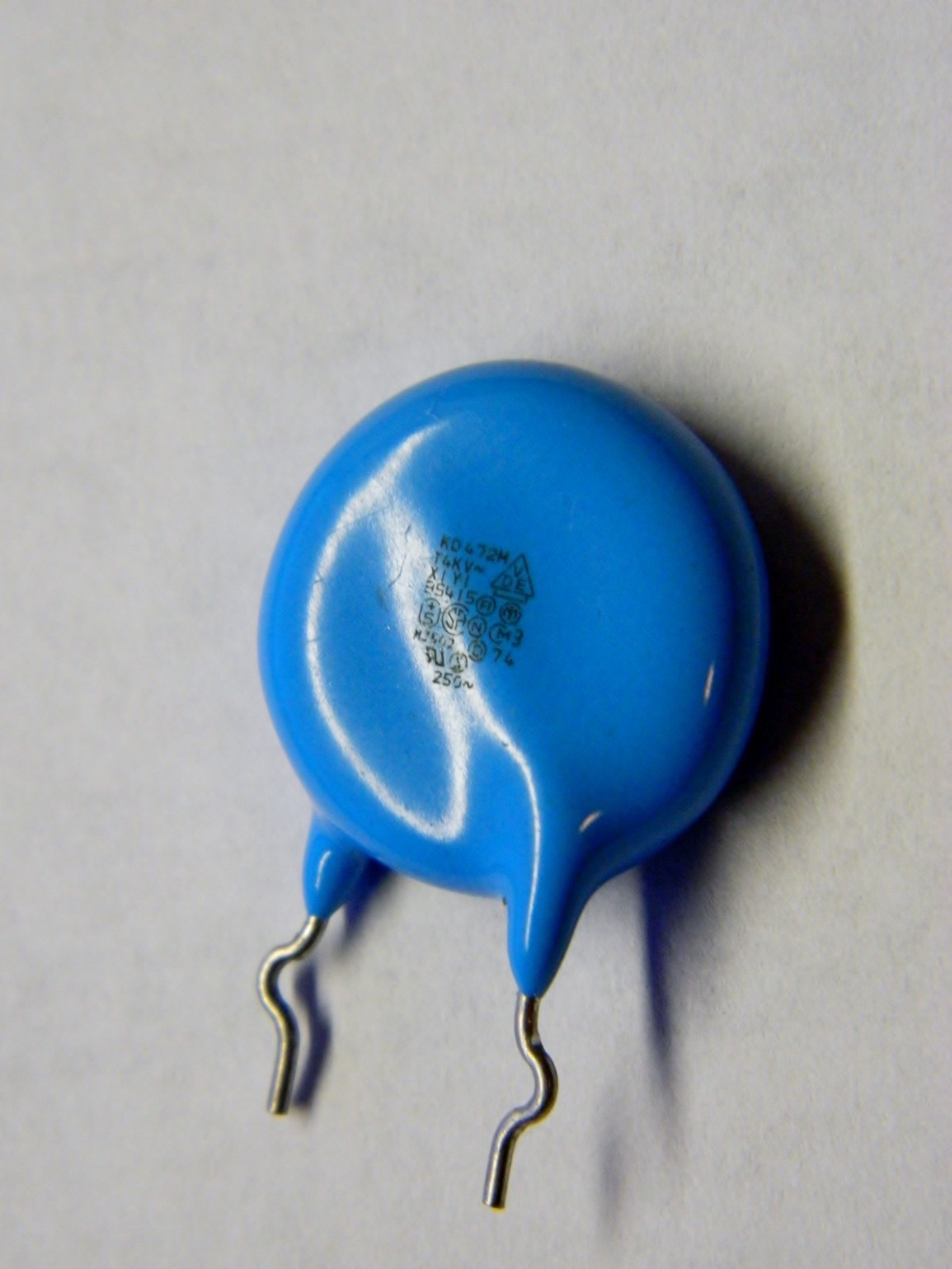 Lot of 12 pcs-- KD472M 4KV~ Capacitor Radial Ceramic 4.7nf, .0047uf, or ...