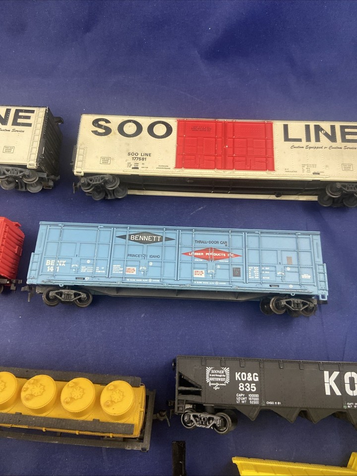 LOT of 15 HO Scale: Tank, Gondola, Box Cars, Caboose, SOO LINE, KO&G, C ...