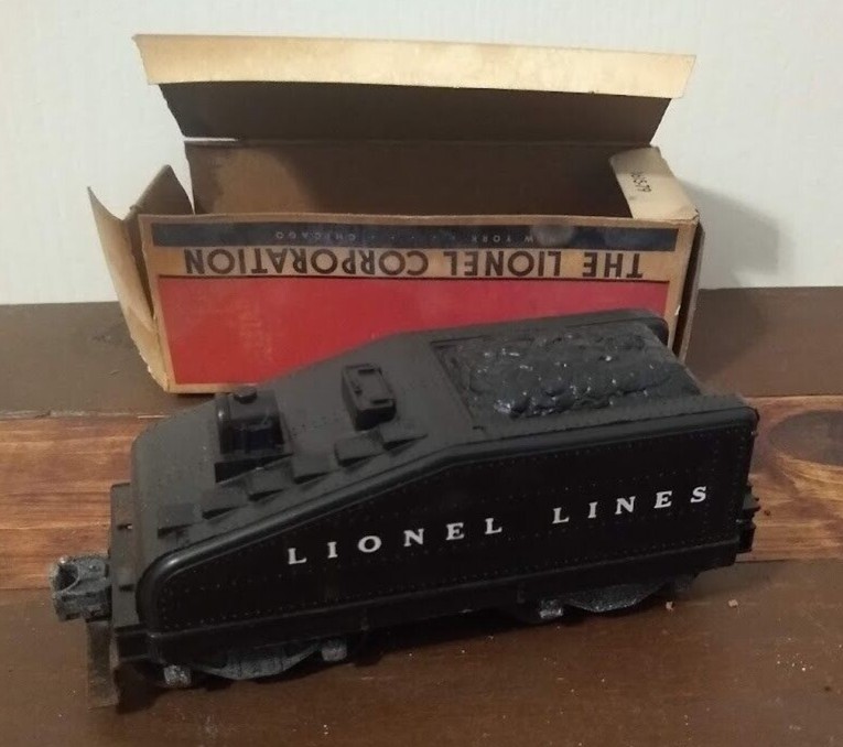 Vintage Lionel Train Set Locomotive Caboose Coal Car Tracks ETC ...