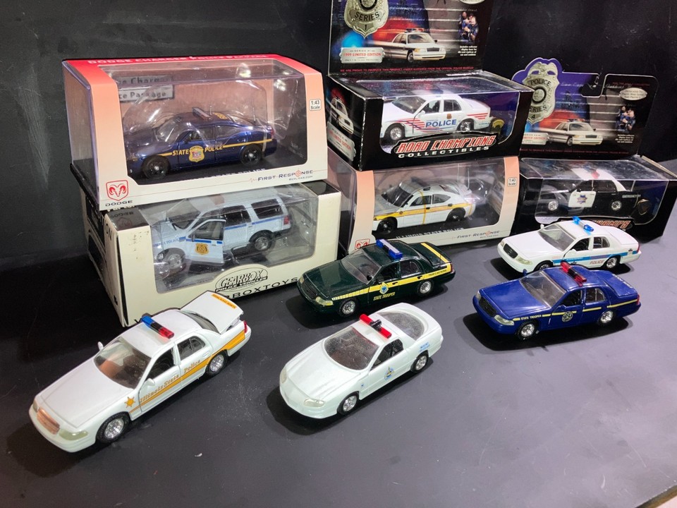 LOT OF 10 STATE, FBI CITY POLICE PATROL CARS FIRST RESPONSE, GEARBOX 1: ...