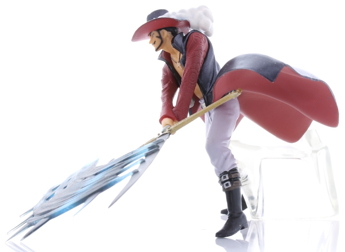 One Piece Figurine Figure Attack Motions chap 4 Dracule Mihawk Black ...
