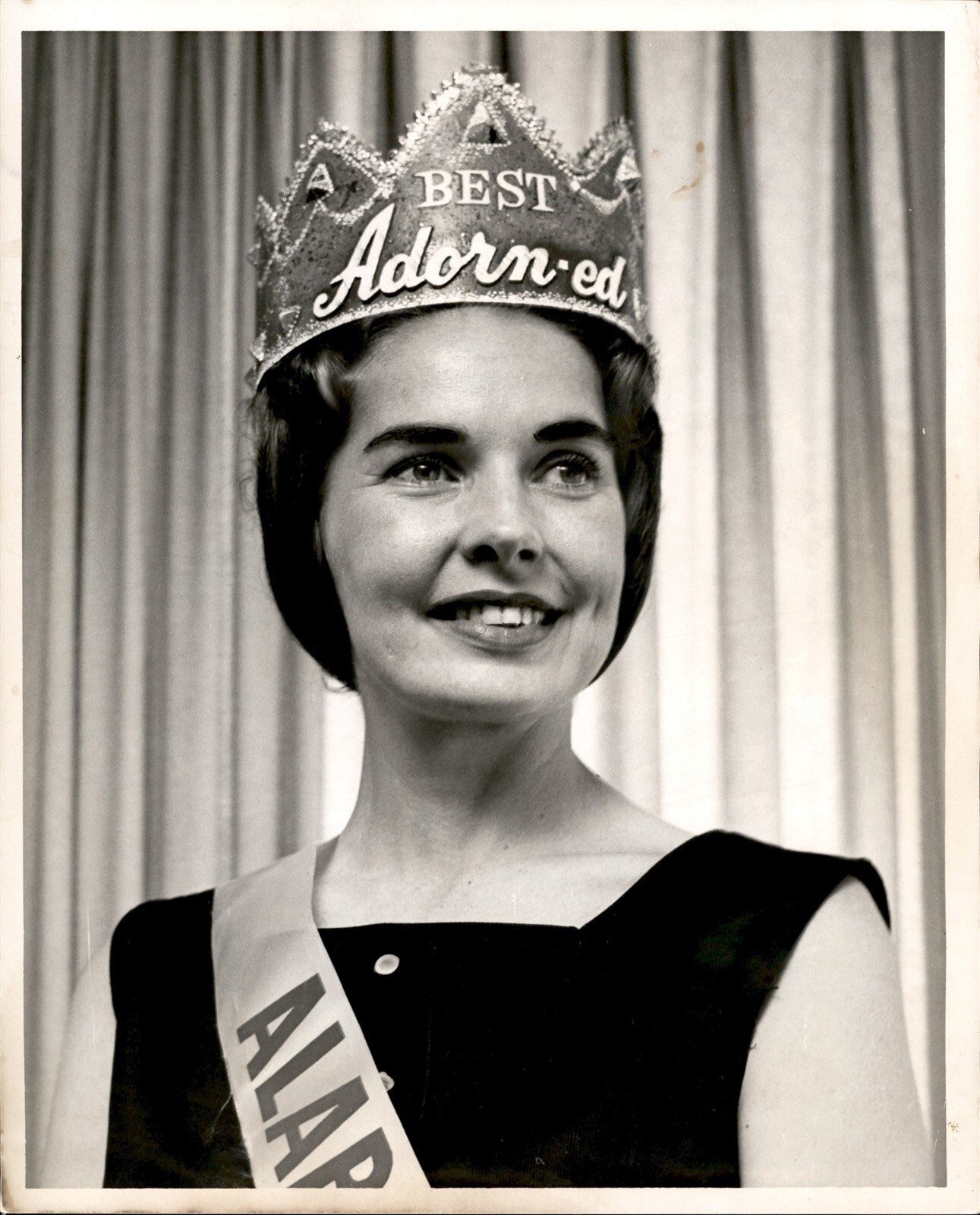LG994 1960 Original Photo MISS ALABAMA CROWNED BEST ADORNED MISS ...
