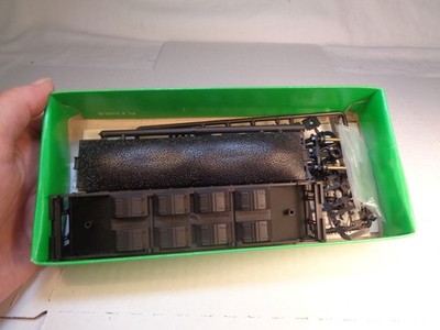 HO Scale Bowser H-21 Clam Shell Hopper B & O Kit | eBay