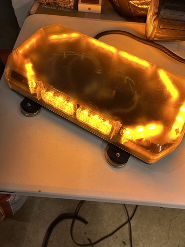 CODE 3 - PSE- AMBER-MINI LIGHTBAR- 17.5” MAGNET MOUNT 12v PAT. CHANGE ...