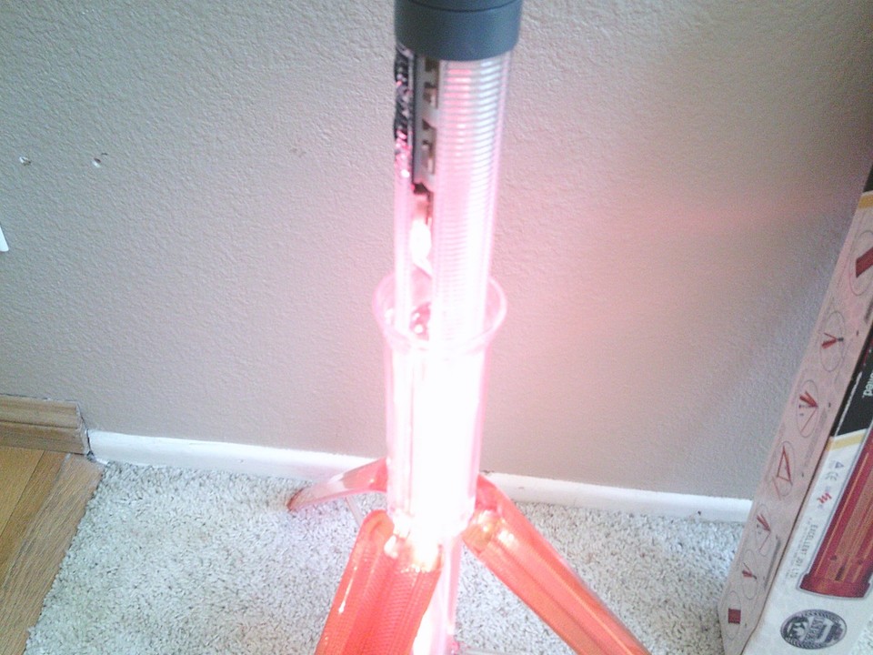 Large Flashing Red Tri Pod Lite Auto Emergency/ Hazard / Repair Light ...