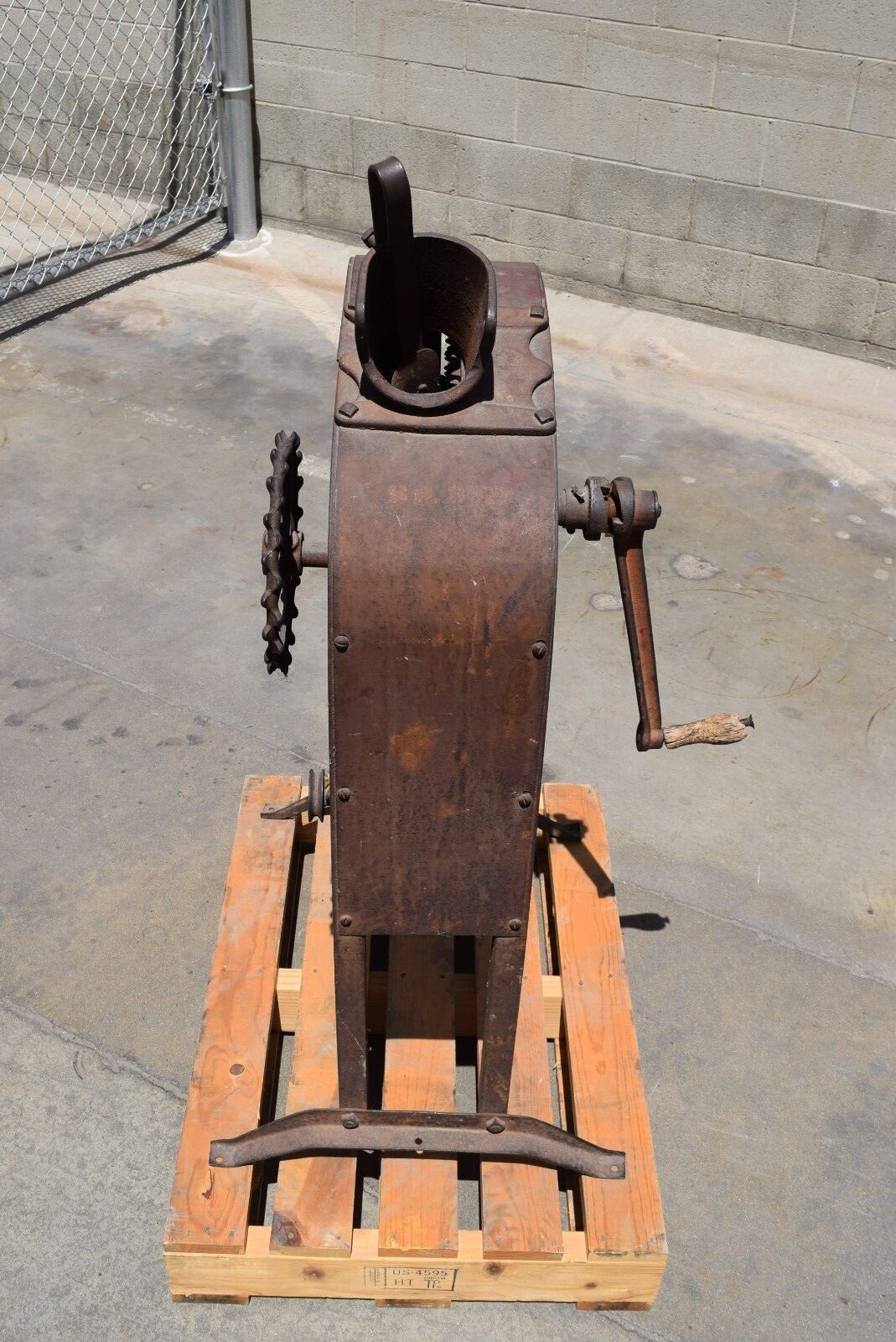 Hand Corn Sheller One Hole Walnut IHC McCormick DEERING ALL STEEL ...