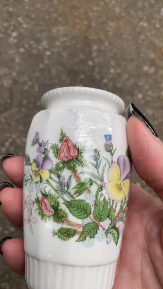 Aynsley Wild Tudor Fine Bone China Bud Vase Floral Made in England 3-1/ ...