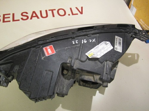 31353403 Volvo XC 90 Left Side Headlight [SEE PICTURES FOR DEFECTS!] | eBay